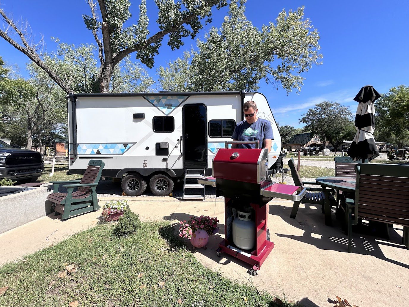 RV Campground Etiquette: 12 Ways to Be a Great Neighbor