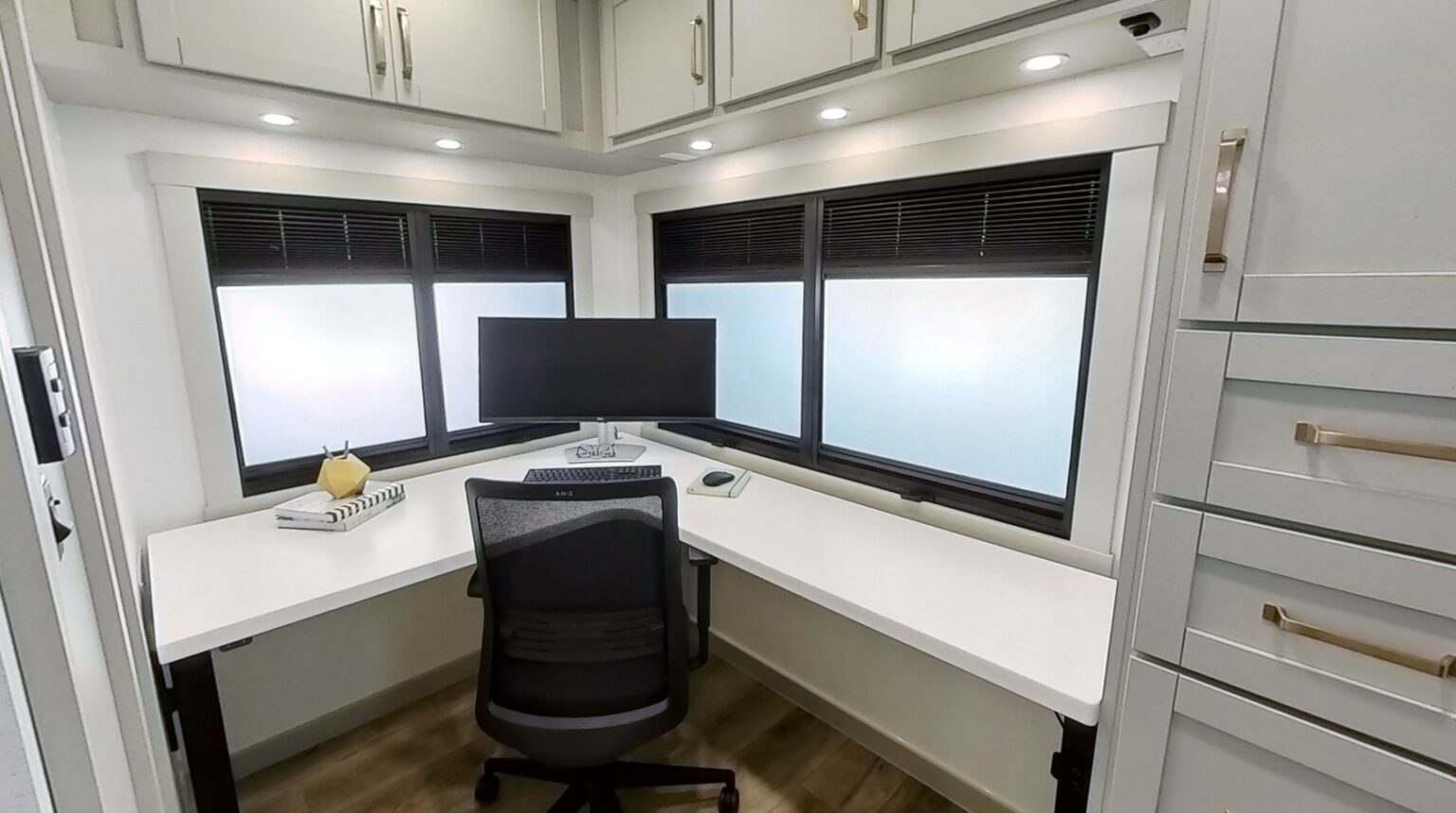 10 Remote-Work-Ready RVs with Office Space [2025 Models]