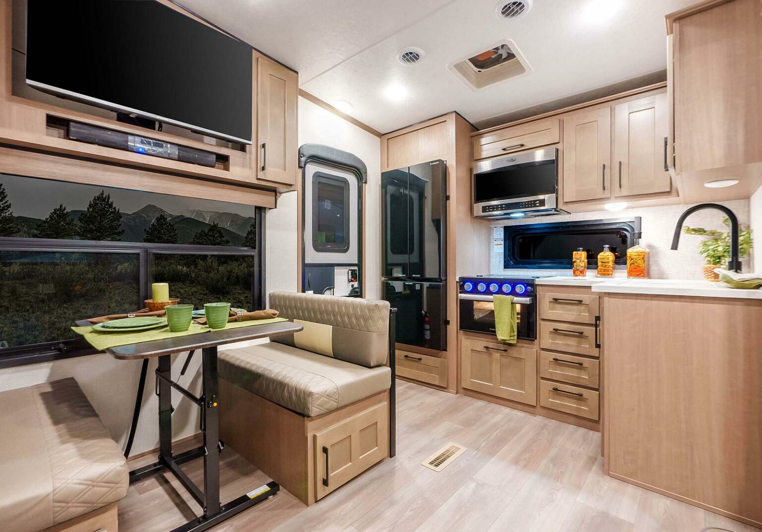 10 Best Rear Kitchen Fifth Wheels (2025 Models)