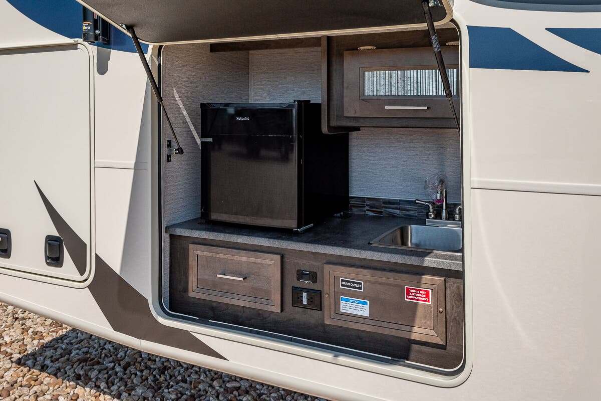 10 Best RVs with Big Outdoor Kitchens (2025 Models)