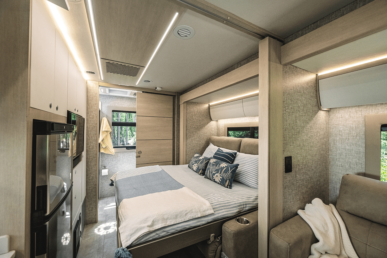 12 Best Small Class C RVs Under 25 Feet
