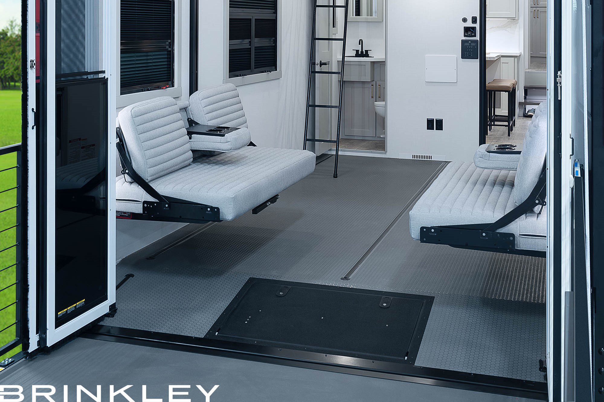 10 Luxury Fifth Wheel RVs to Elevate your Adventures