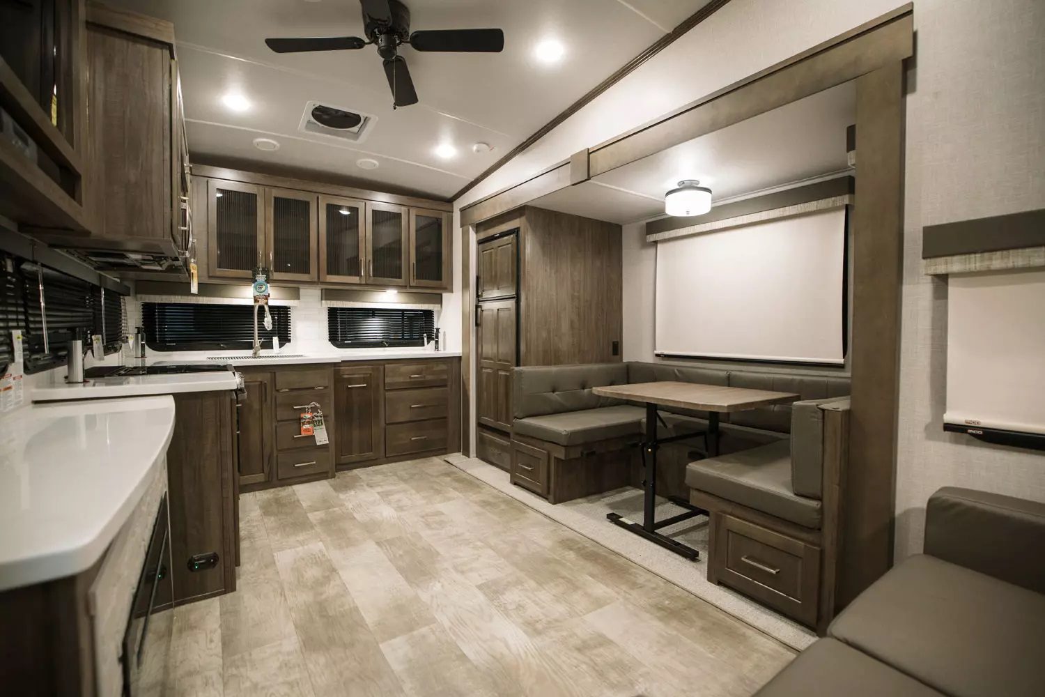 10 Best Rear Kitchen Fifth Wheels (2024 Models)