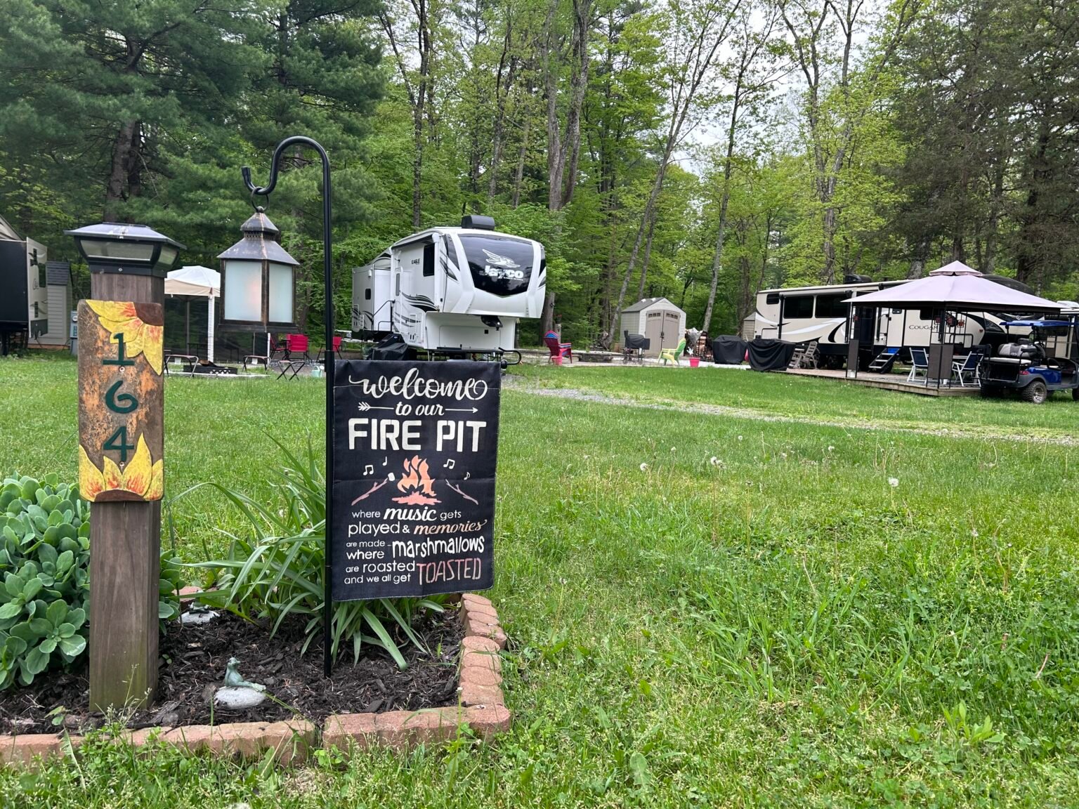 23 Brilliant RV Patio & Campsite Decorating Ideas