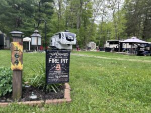 23 Brilliant RV Patio & Campsite Decorating Ideas